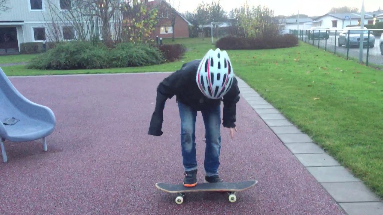 Del 1. 50 kick flip (FAILS) - YouTube