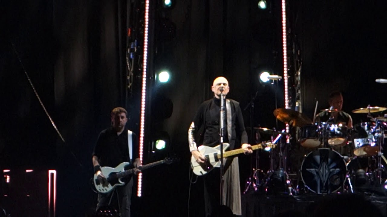 Smashing Pumpkins - Rocket @ Air Canada Centre Aug. 18 - YouTube