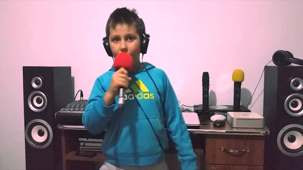 Moisa Cosmin Alexandru-Muzica pentru copii (Husi) - YouTube