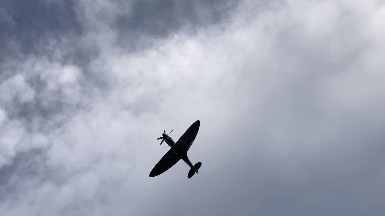 Supermarine Spitfire and Airbus A400 make an appearance at East ...
