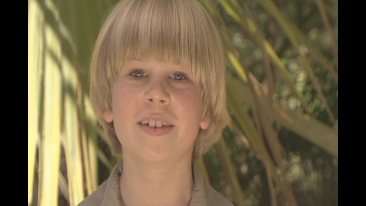 Robert Irwin introduces the second book in his Dinosaur Hunter series ...