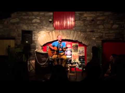 Tom Comerford at Matt Molloy's - YouTube