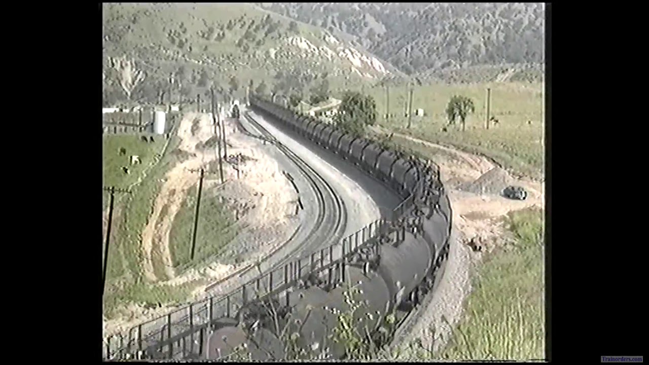 Classic Railroad Series 1142 - SP Oil Cans at Bealville May 1995. - YouTube