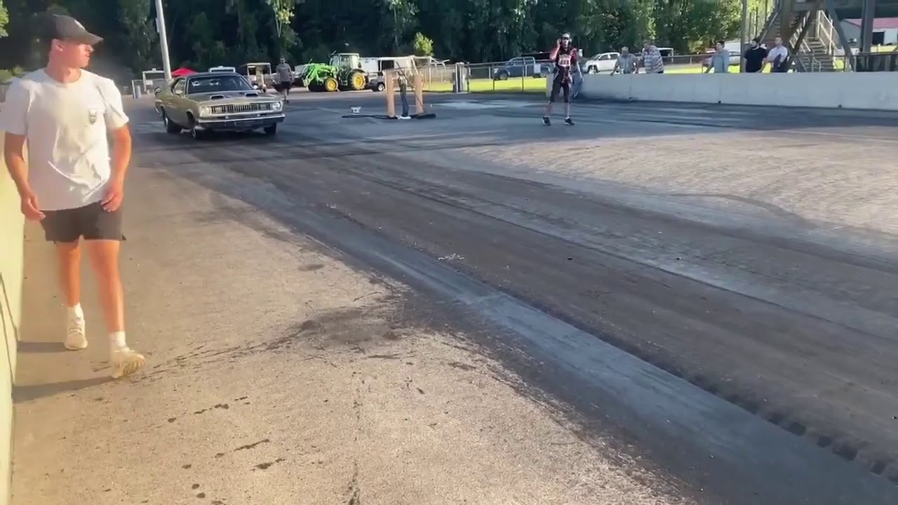 Jody and Jared Babcock 72 Plymouth Duster - YouTube