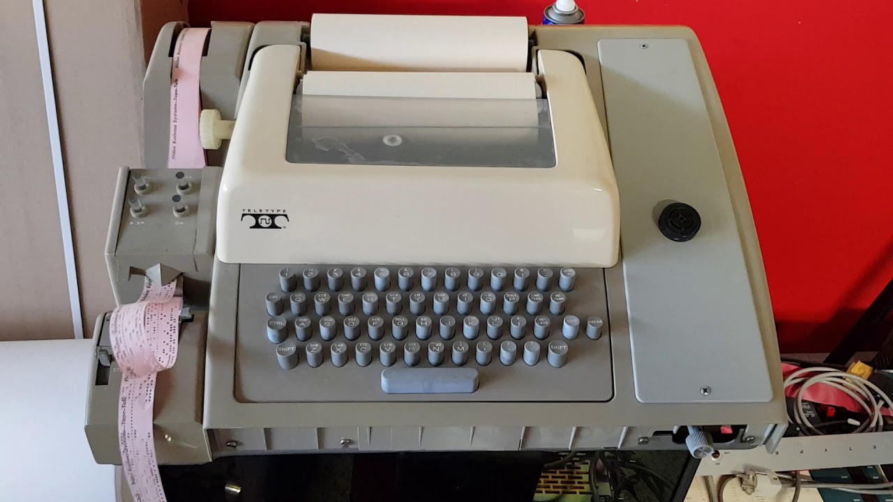 Teletype ASR33 - YouTube