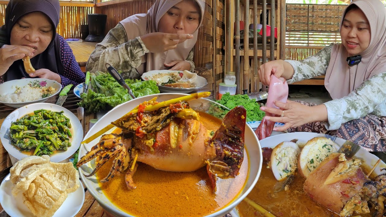Beuh Nikmatnya.. Gulai Cumi BuNt1n9, Krecek Bunga Genjer, Kerupuk ...