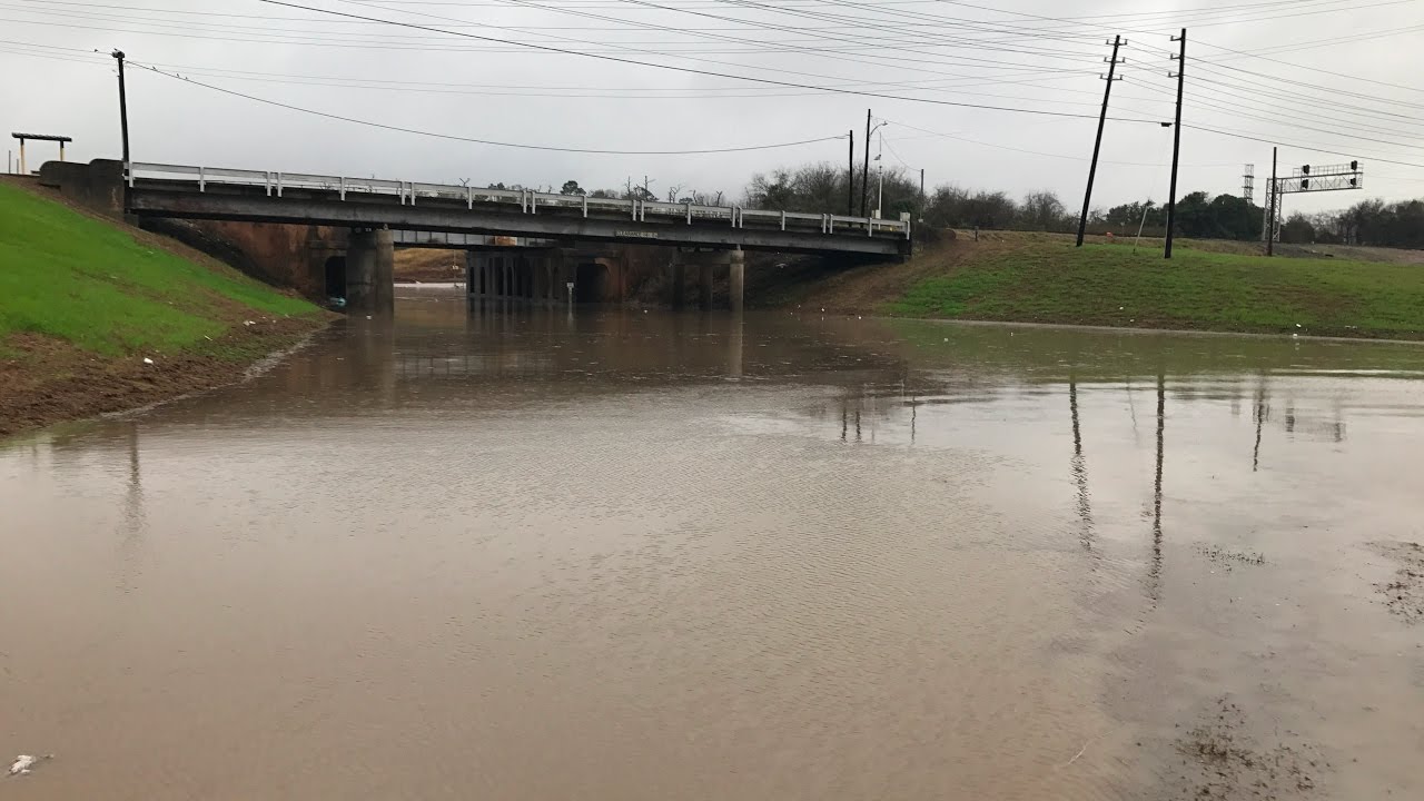 HOUSTON FIRST 2017 FLOOD - DRIVING HOUSTON FLOODED STREETS - YouTube