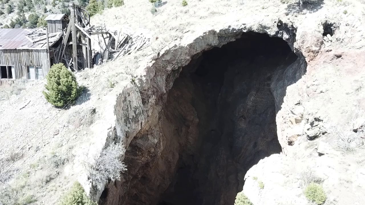 Old Mammoth Mine - YouTube