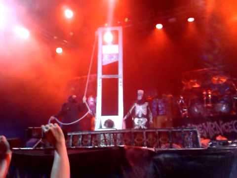 Alice Cooper - The Guillotine - Rock oz Arènes 2012 - YouTube