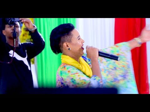 FARXIYA KABAYARE HEESTA LAC SARIIRTA ODHANLAA  LIVE SHOW FARXIYA KABAYARE HARGAYSA 2020