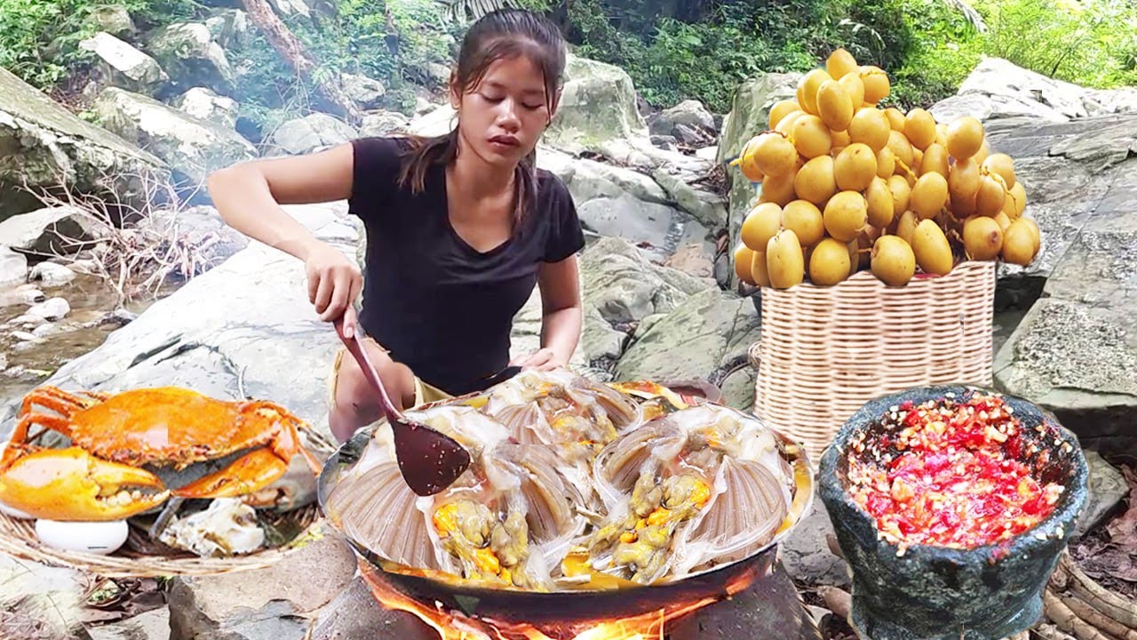 Wow Big Crabs! Yummy cooking crabs and eating delicious in forest ...