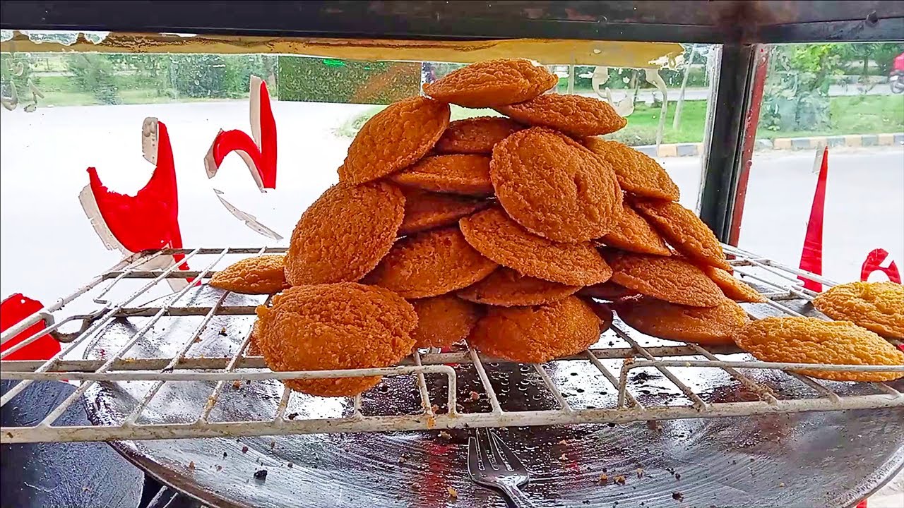 Famous Laddo pethi street food | chat patty laddu pethi waley - YouTube