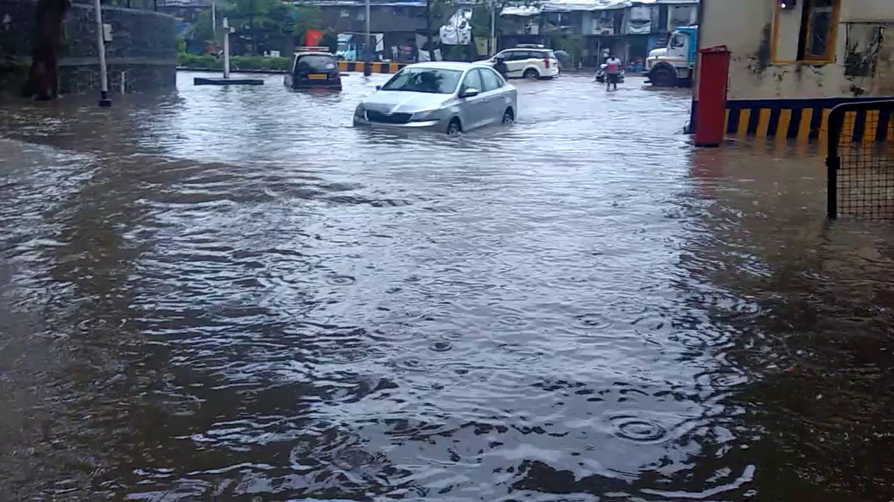 Mumbai at its worst mode, raining Mumbai, roads became river - YouTube