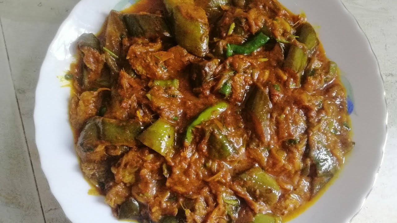 মজাদার বেগুন দিয়ে চ্যাপা শুঁটকির তরকারি।।Chepa shutki with eggplants ...