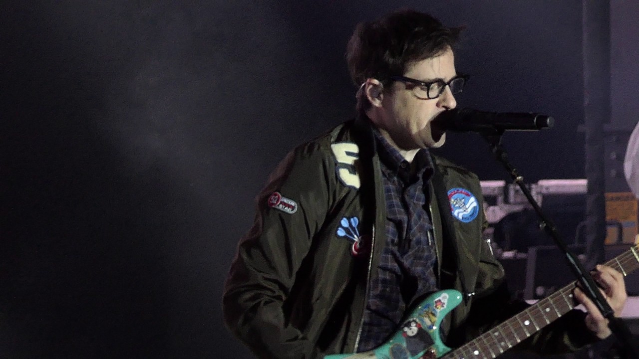 Weezer - Buddy Holly - 2017 Boston Calling - YouTube