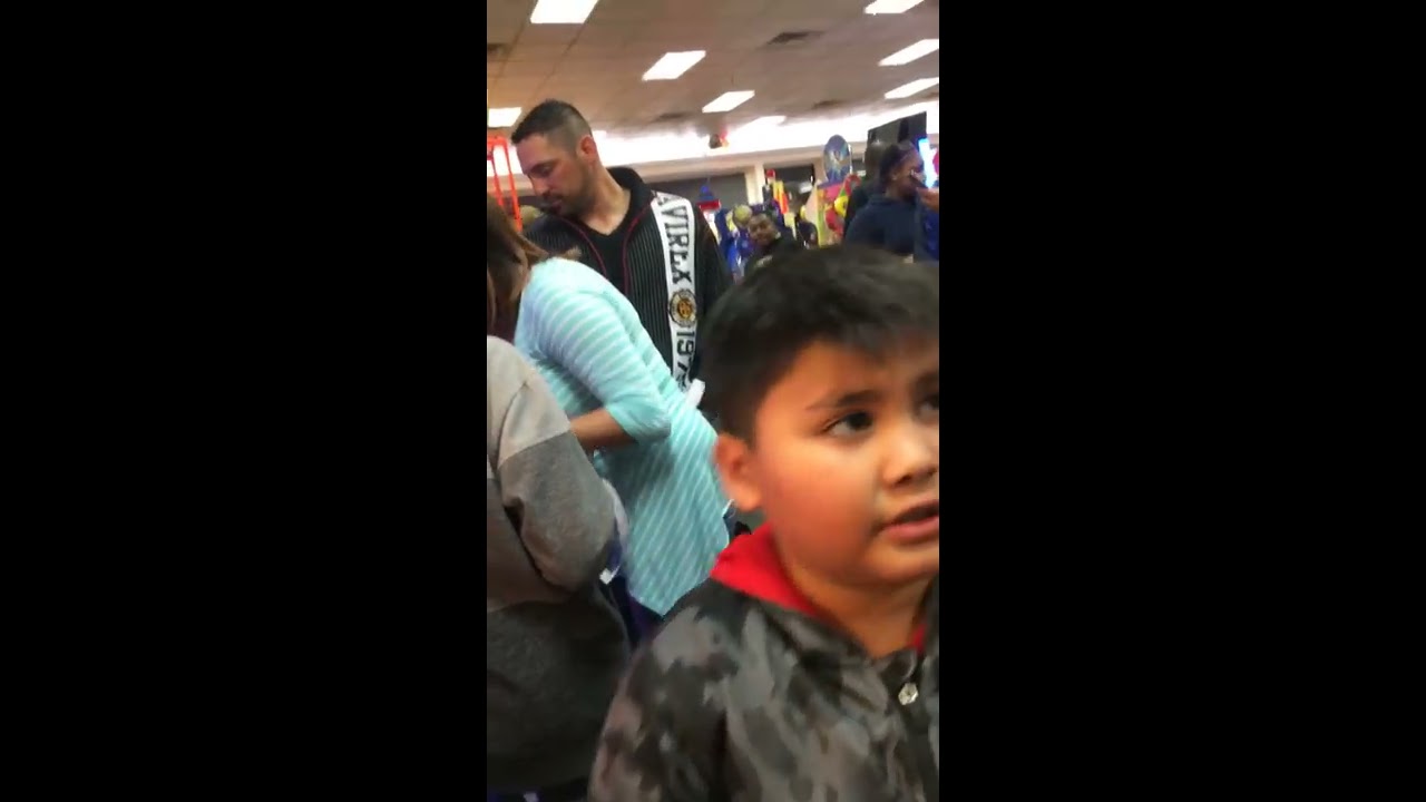 Fight at Chuck.E.Cheese?!?!😱 - YouTube