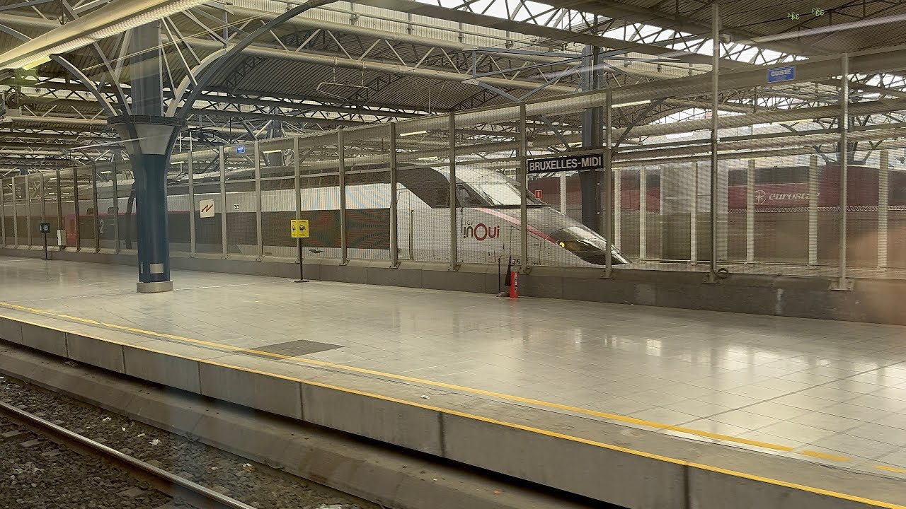 Eurostar e300 Train Arrives at Brussels-Midi - YouTube