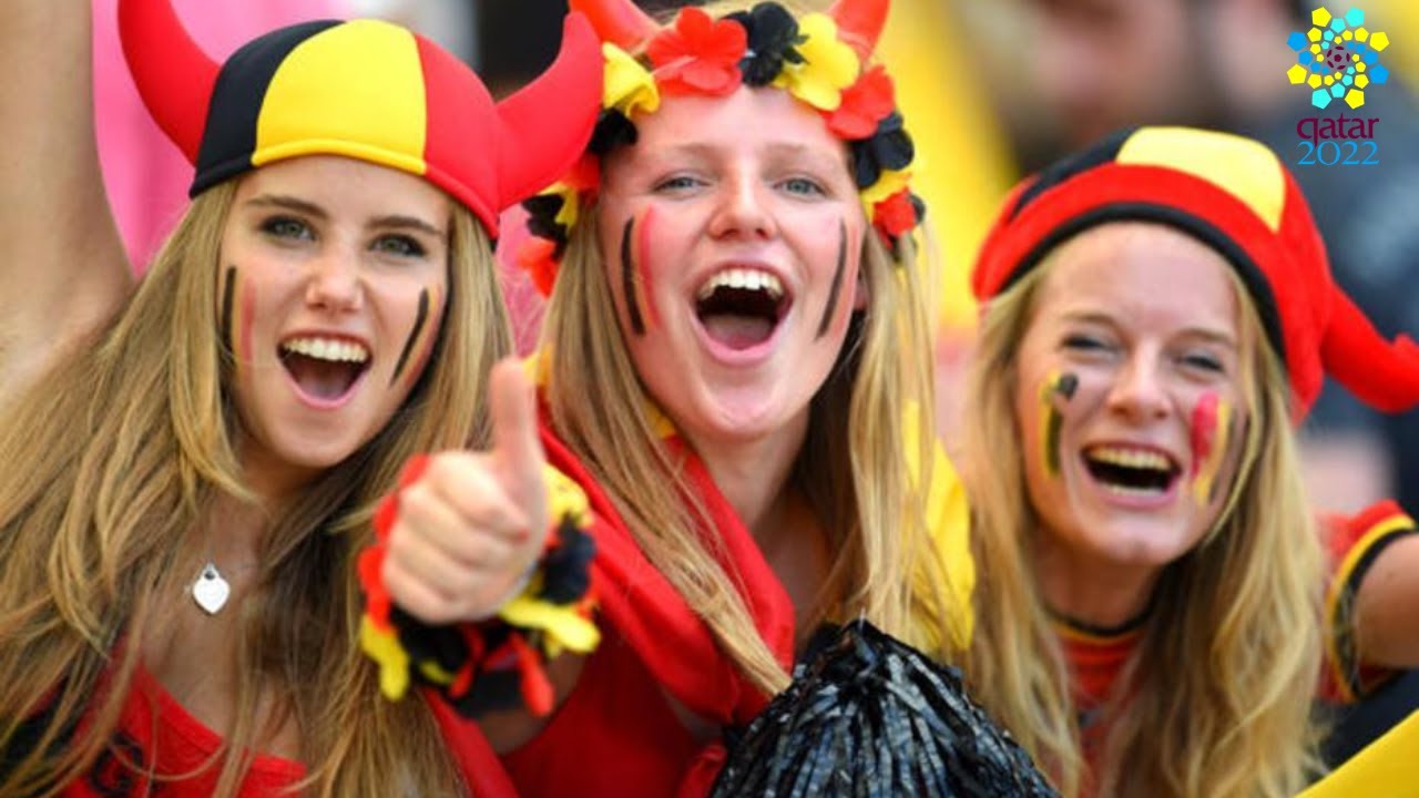 Crazy & Beautiful Football Fans | Danza Kuduro - YouTube