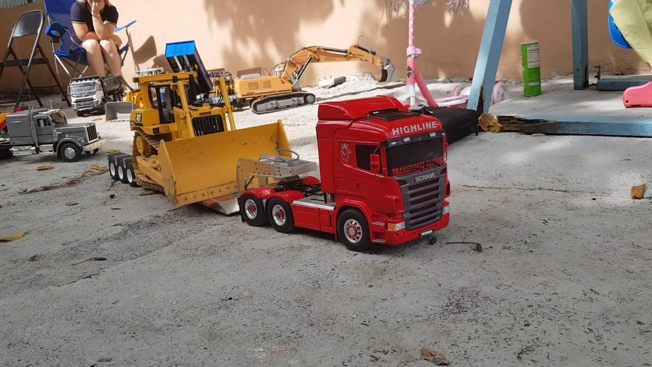 Rc4wd lowboy rc4wd bulldozer - YouTube