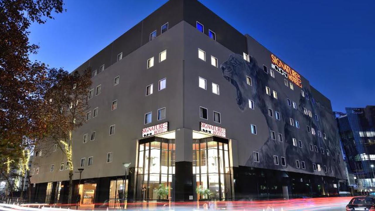 Review Signature Lux Hotel by ONOMO - Sandton - YouTube