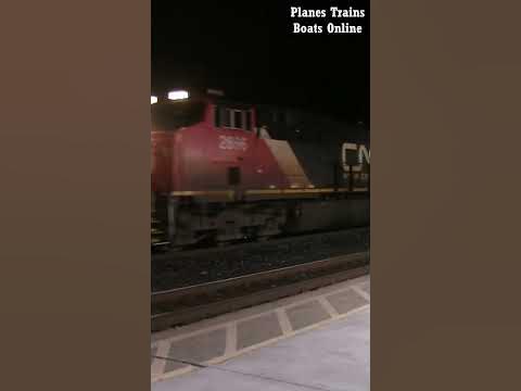 #shorts CN M382 Manifest Train CN 2866 & CN 3031 Locomotives #trains - YouTube