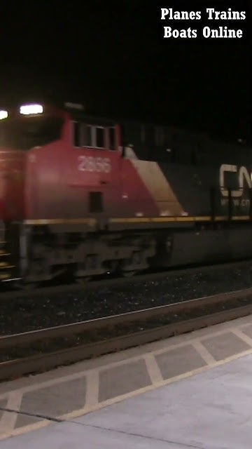 #shorts CN M382 Manifest Train CN 2866 & CN 3031 Locomotives #trains - YouTube