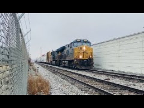 Csx 3346 leading!( Csx 7228 trailing!) 106 cars! ⛄️ + Horn salute! - YouTube