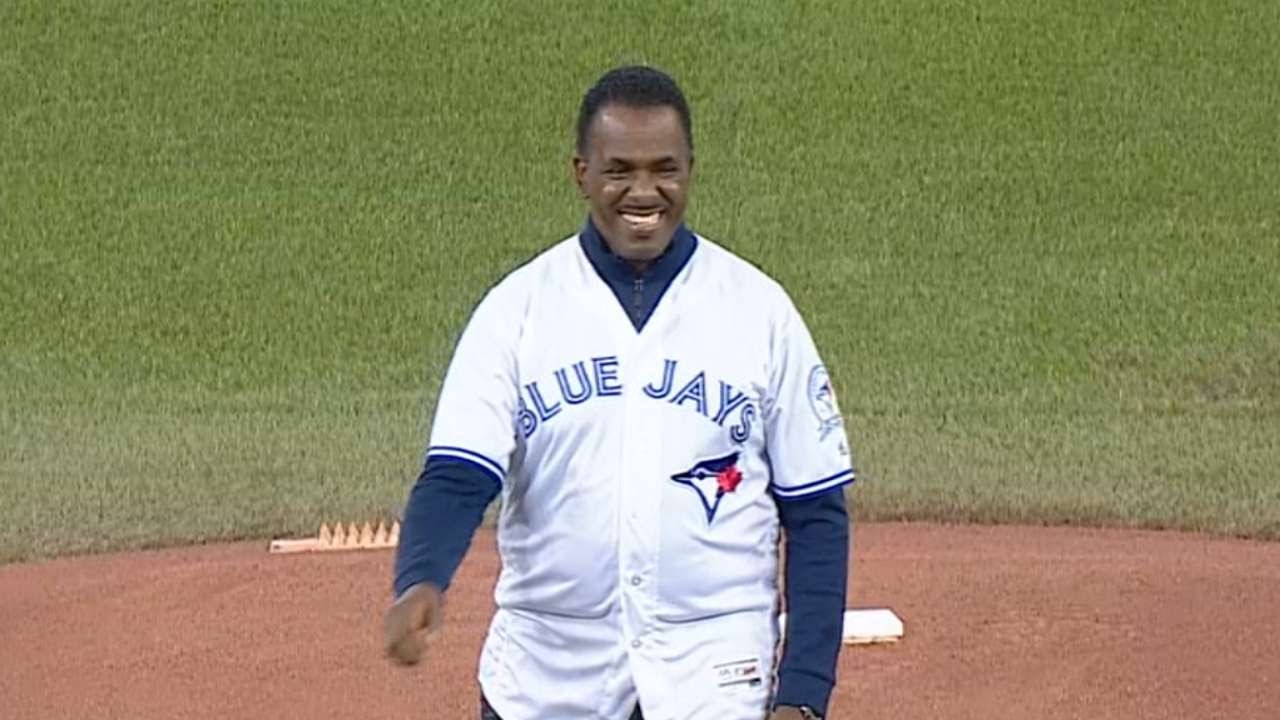ALCS Gm4: Juan Guzman throws ceremonial first pitch - YouTube