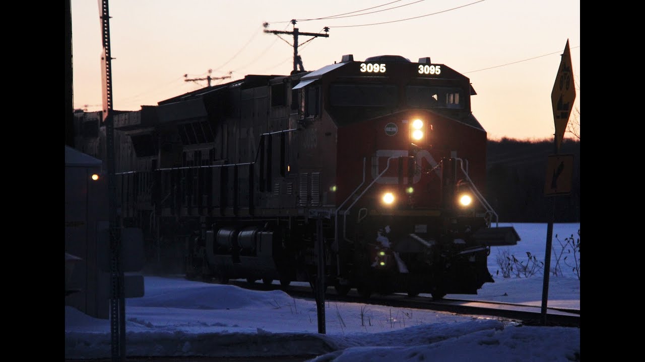 CN 368 177Cars CN 3095 GECX 9142 DPU 2829 StPaulin 19 Mars 18 - YouTube