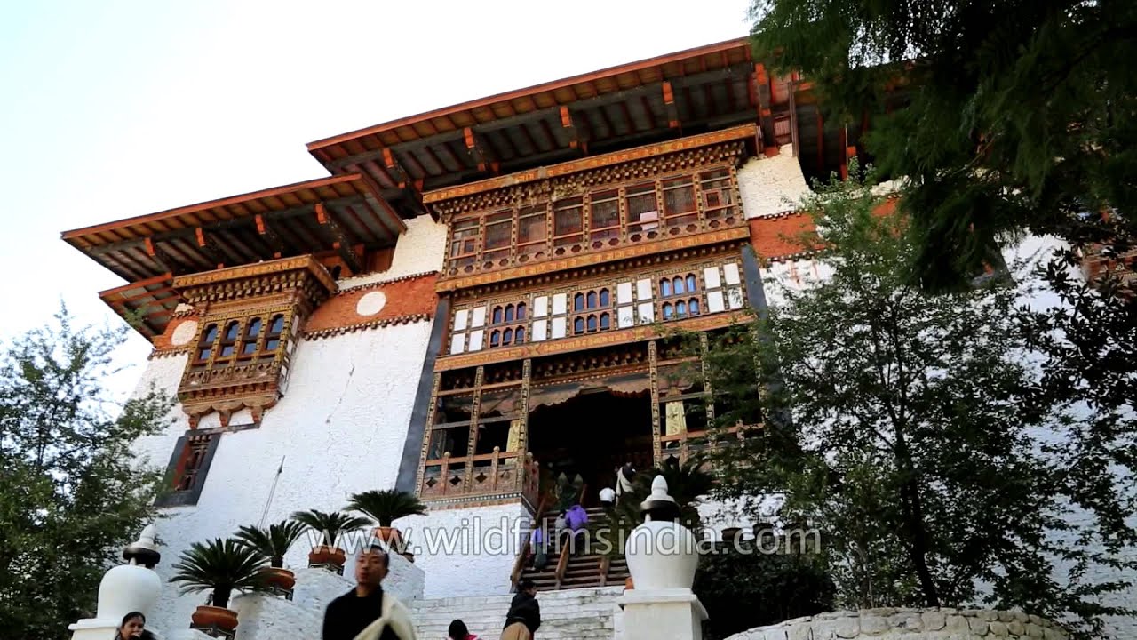 Punakha Dzong - symbol of traditional Bhutanese architecture - YouTube
