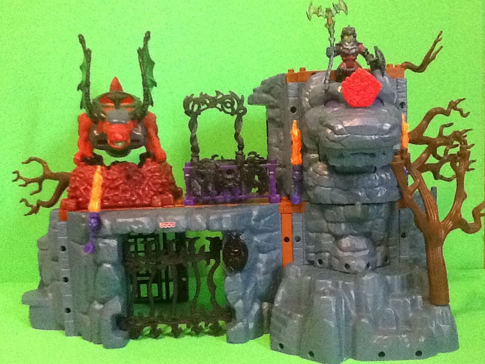 Toys From The Attic Ep. 12: IMAGINEXT DRAGONKEEPER DUNGEON - YouTube