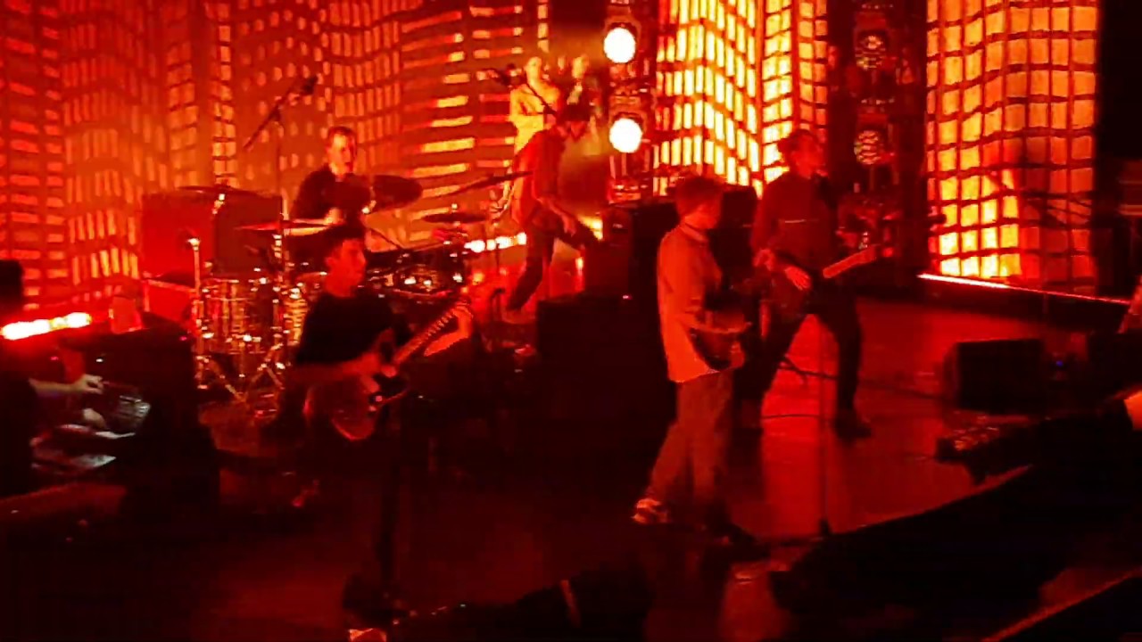 [4K UHD] Easy Easy - King Krule Live - Columbiahalle Berlin - YouTube