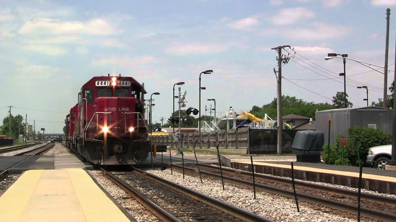 Soo Line 4441 light engine move at Franklin Park, Great Horn! - YouTube