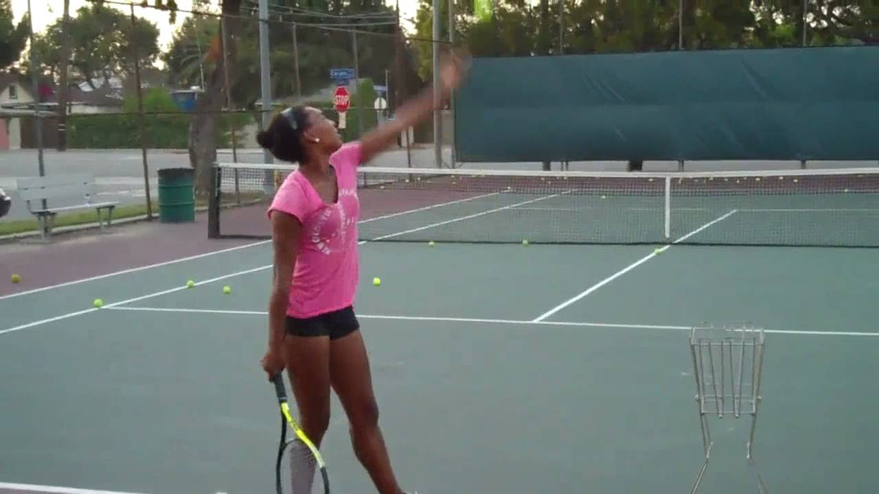 15 yr old Kiah serving over 100 mph. - YouTube