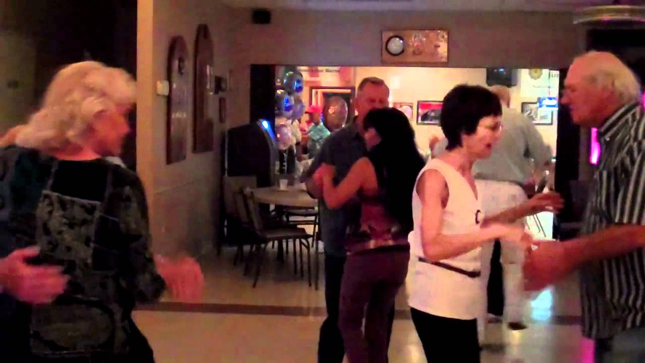 Mike Laine Live Mac the Knife a Bobby Darin Song 05-14-2012 - YouTube
