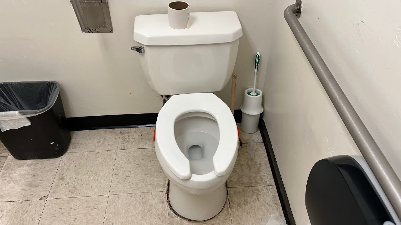 756. Barnes & Noble Men’s Restroom - YouTube