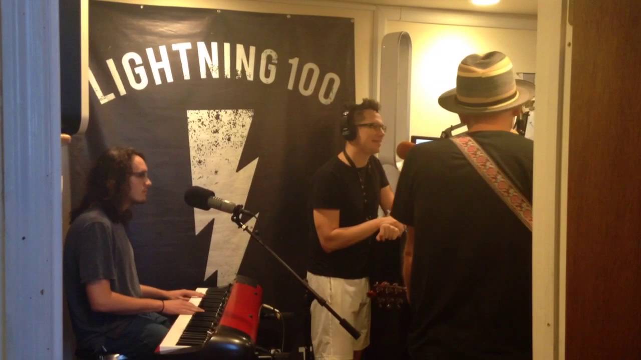 Carey Ott performing "Nocona" live in the ONErpm studio WRLT Lightning ...