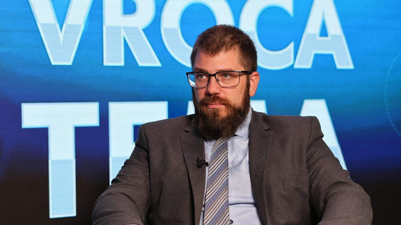 Mož, ki je ustavil Jankovića, odvetnik Klemen Golob - YouTube