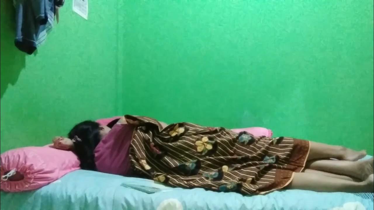 TIDUR PAKAI SARUNG BATIK - YouTube
