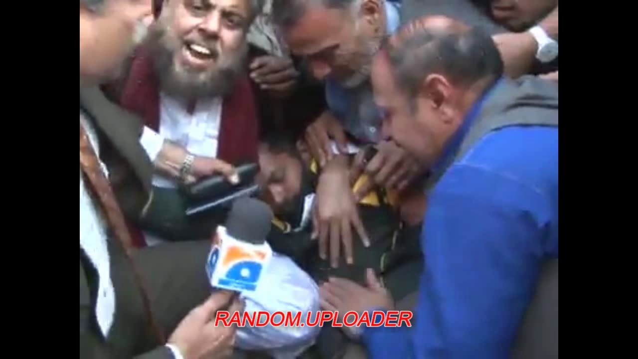 Geo news Reporter Amin Hafeez (Funny) - YouTube