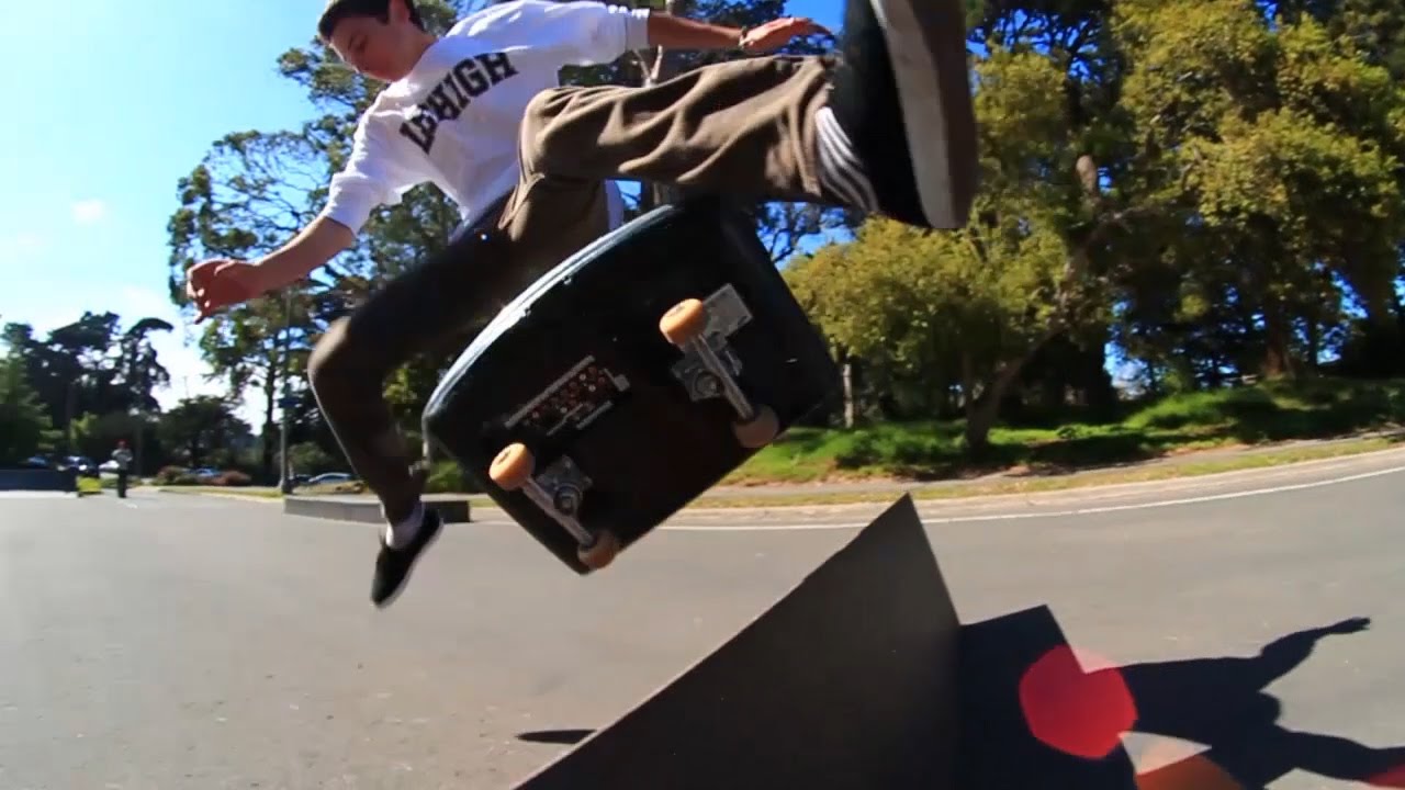 SKATING ON A 22" FLATSCREEN TV | SKATE EVERYTHING EP 21 - YouTube