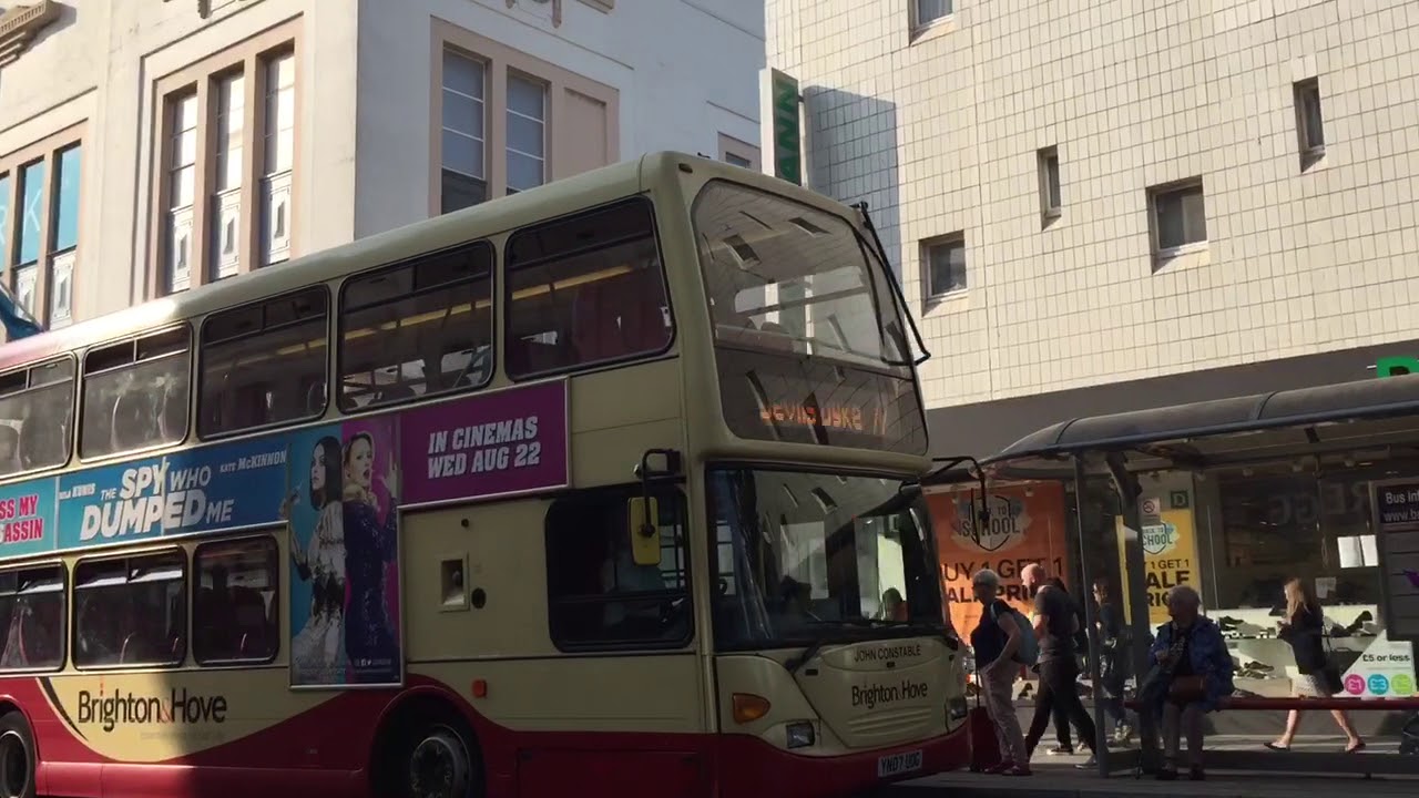Brighton and Hove Bus Route 77 Arriving Into Western Road Bus Stop ...