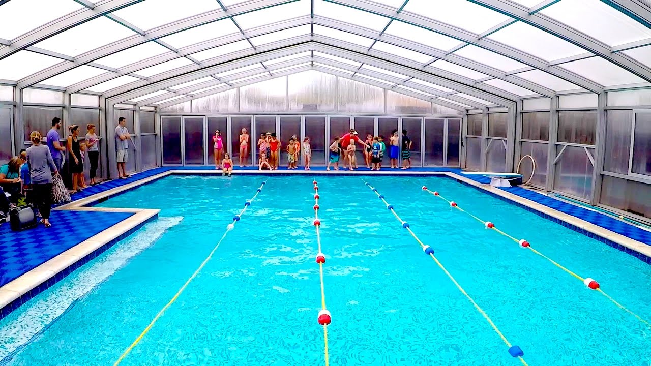 Elizabeth Swims her First Competition - YouTube