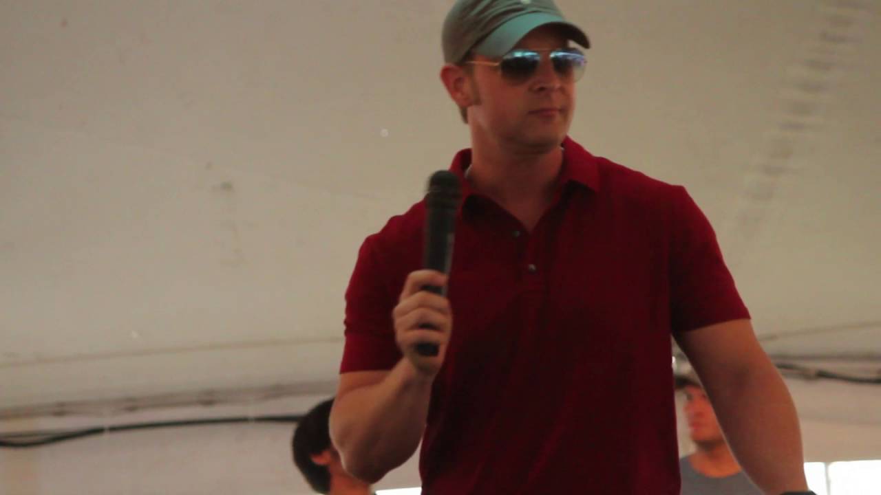 Jay Dupuis sings 'Walk A Mile IN My Shoes' Elvis Week 2016 - YouTube