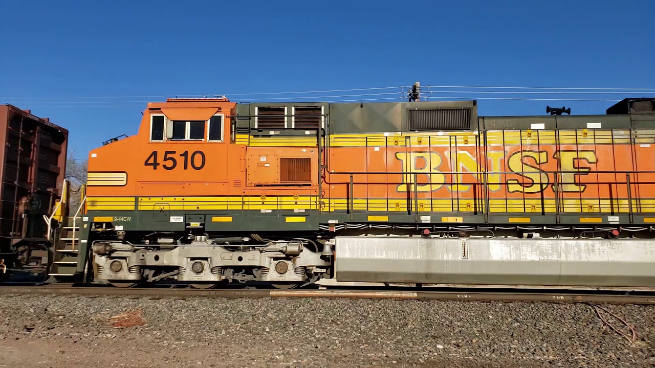 Southbound BNSF Special Green BNSF #9028, BNSF #6054,#8537, #4138 ...