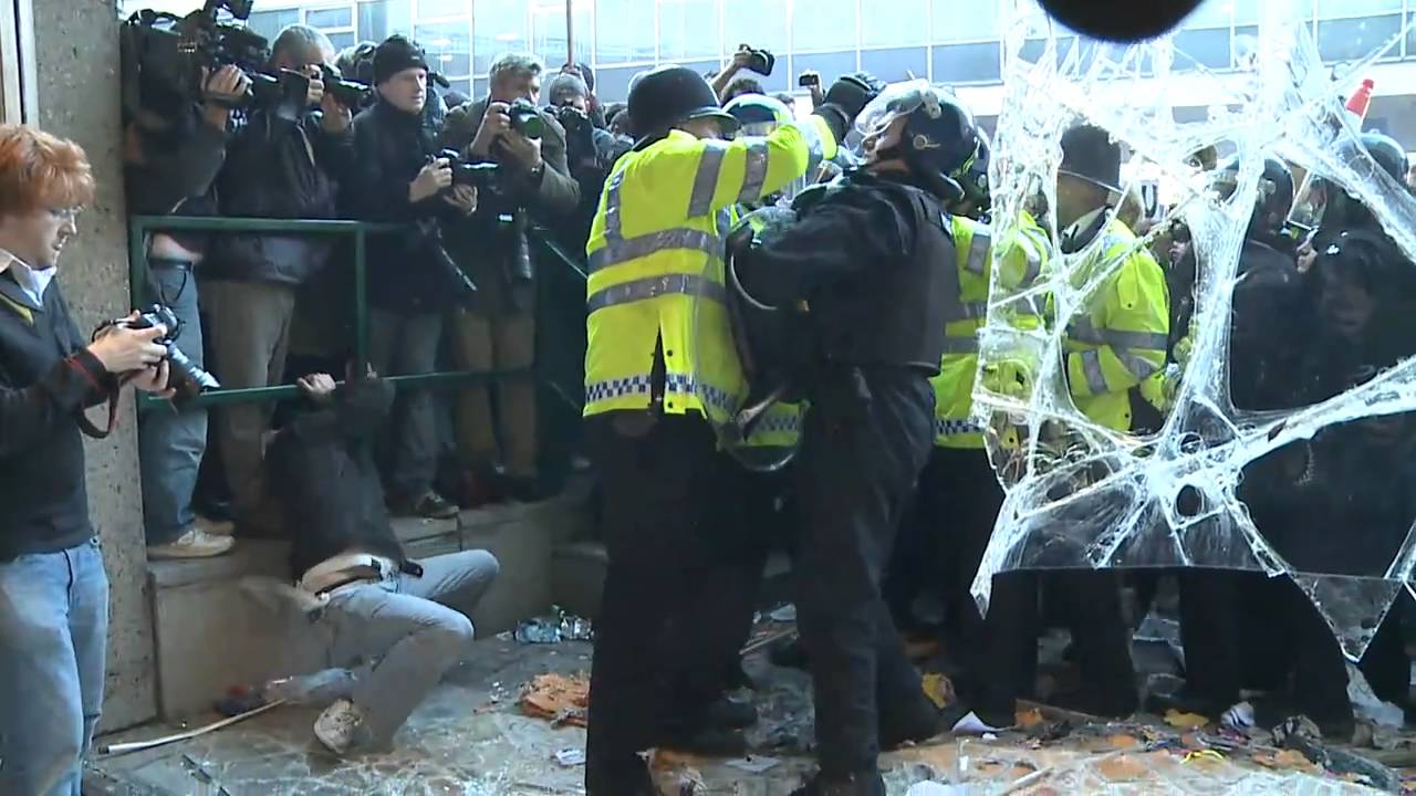 Student tuition fees protest riot TORY HQ - YouTube