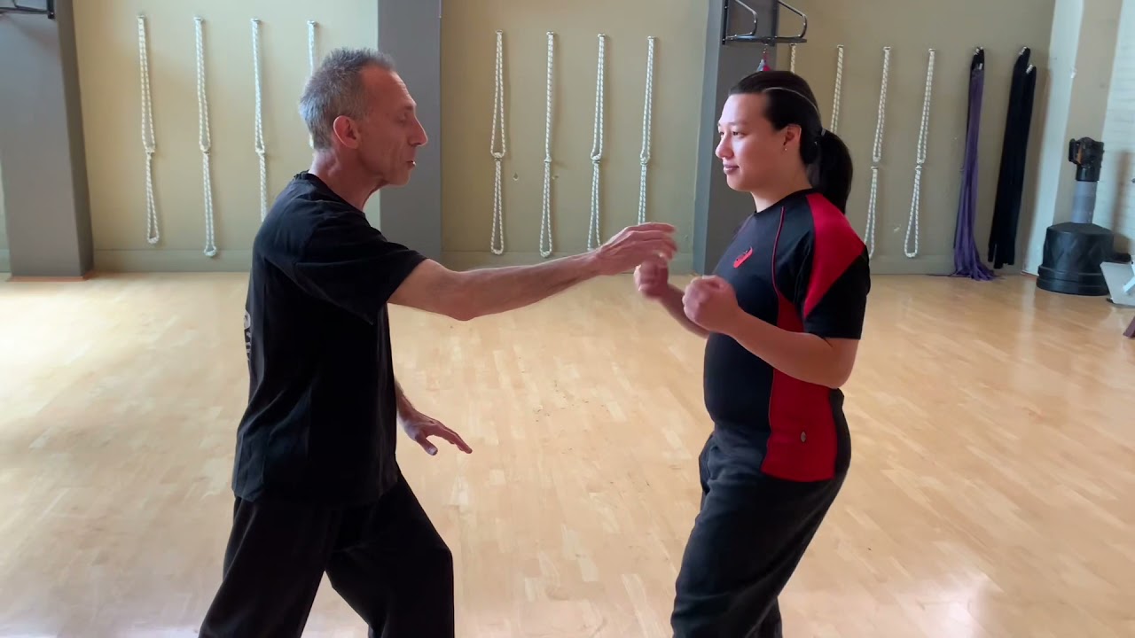 The secret of tai chi brush knee? - YouTube