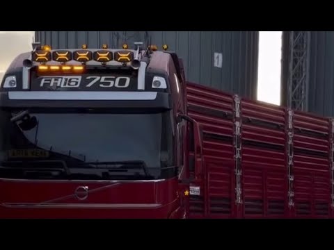 VOLVO FH16 750 individual fire color - YouTube