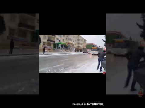 karda komik kaza yapanlar gülmekten😂😂 karnınız ağrıcak 😂😂😂😂😂