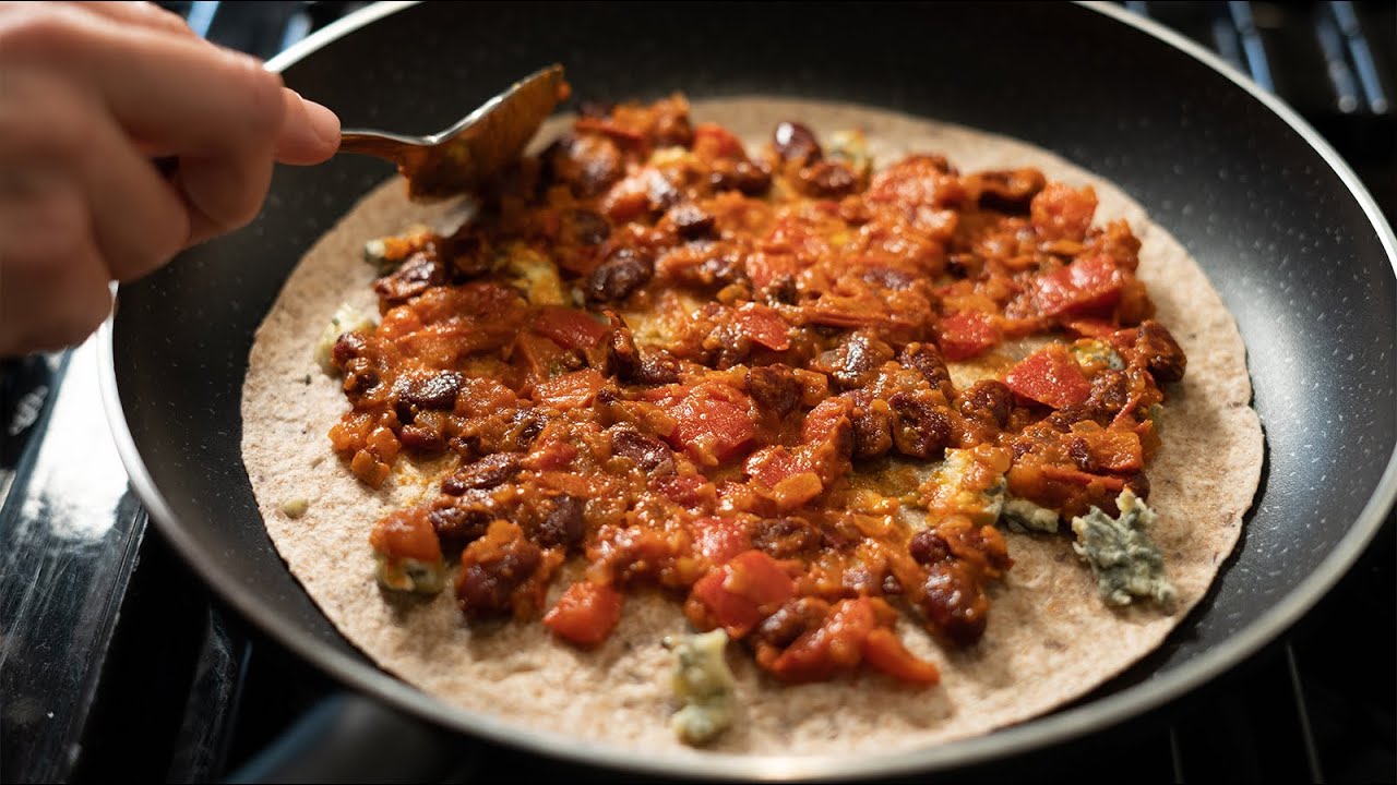 Quesadillas with Kidney Bean, Blue Cheese & Salsa - YouTube